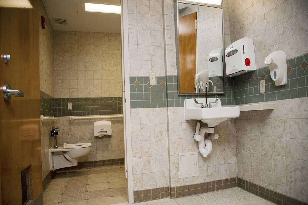 Miami VA Medical CenterPatient Bathrooms - Pointer Construction